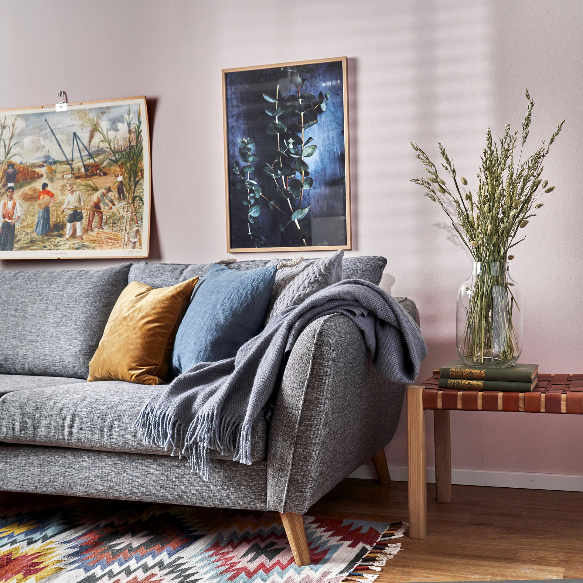 TRENTON 3-sits soffa tyg Rocco grå 281/ek ben - Stort utbud hos Em home