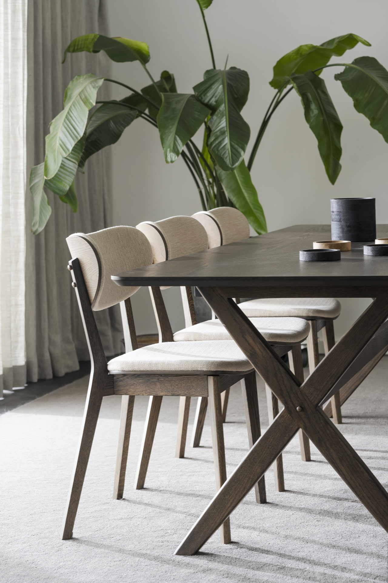 KATO stol brun ek/beige tyg - Stort utbud hos Em home